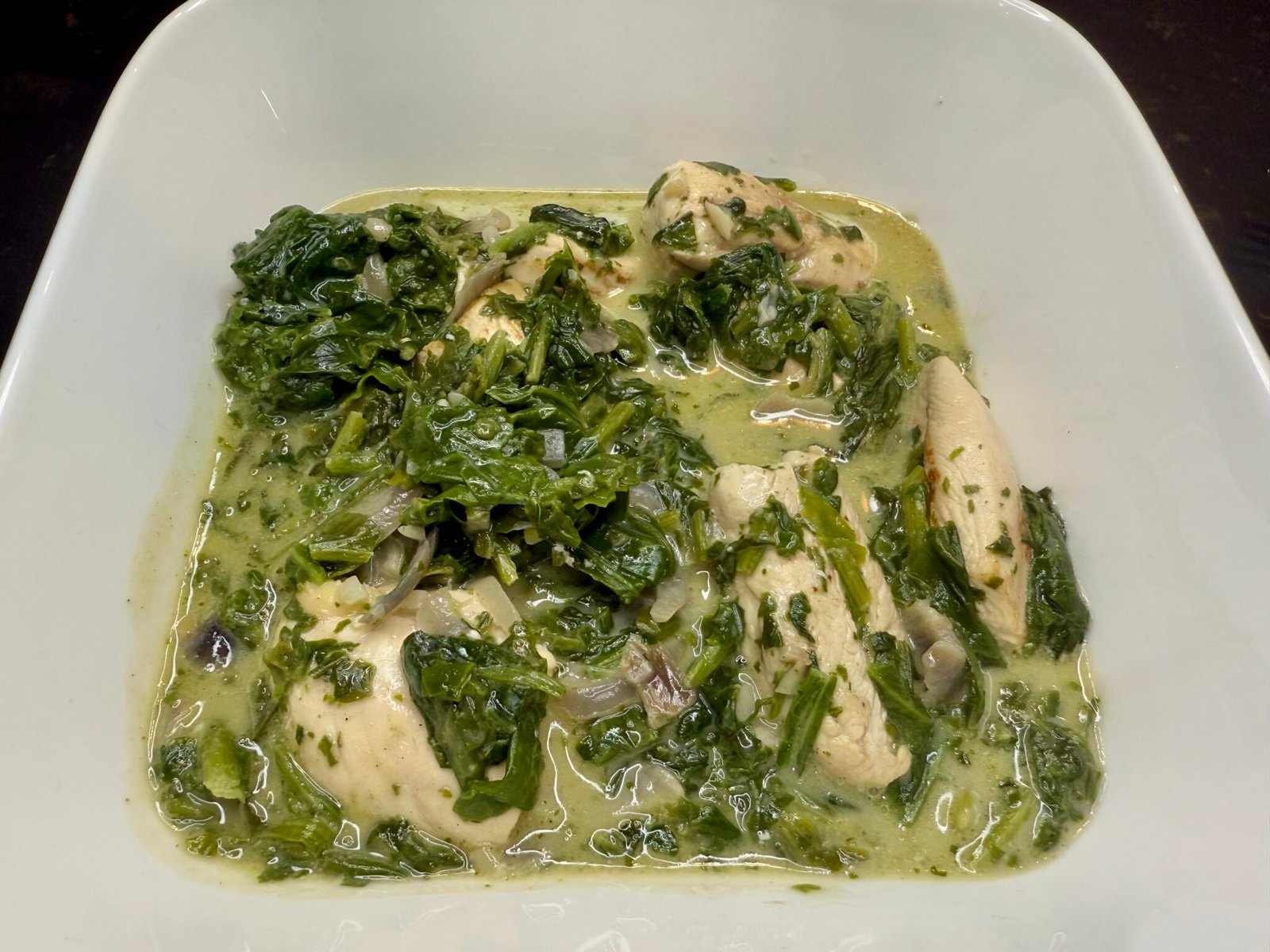 Poulet Fafa Tahitien, au Lait de Coco et Épinards 🇵🇫🥥 - GlutenEvasion.fr