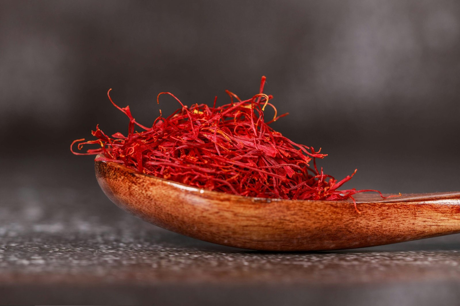 Saffron: Red gold to boost your mood and hormones - GlutenEvasion.fr